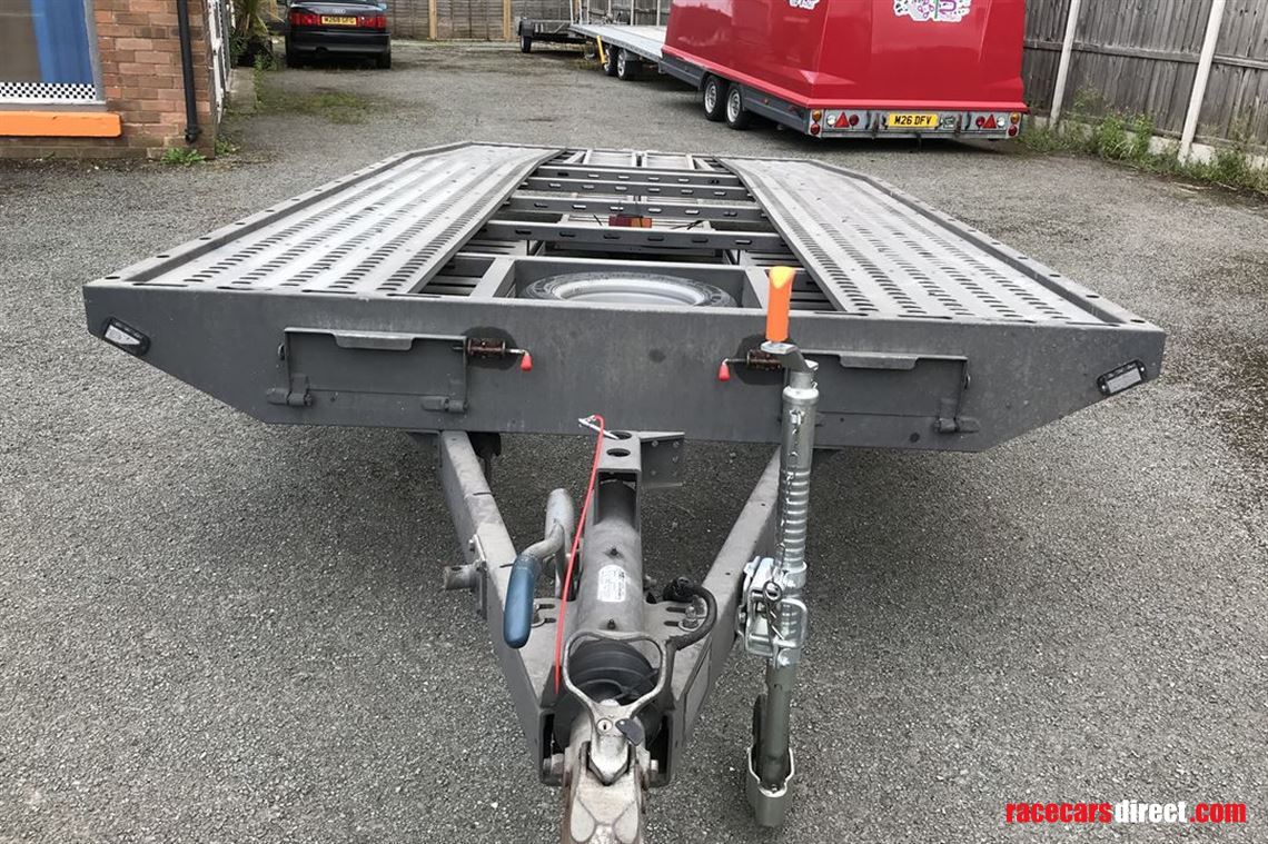Racecarsdirect.com - PRG flat bed trailer