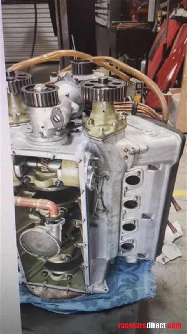 Racecarsdirect.com - Alfa Roméo 33 prototype engine
