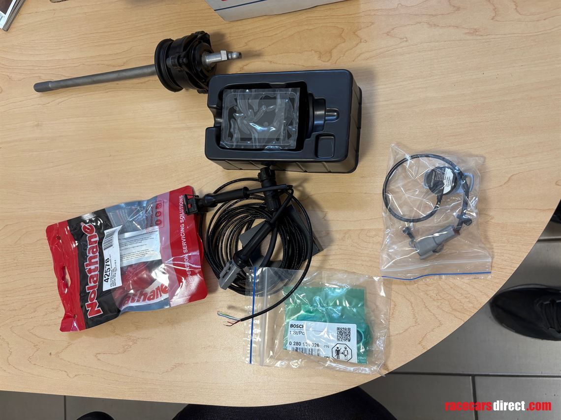 Racecarsdirect.com - Holinger 6 spd Sequential - NEW