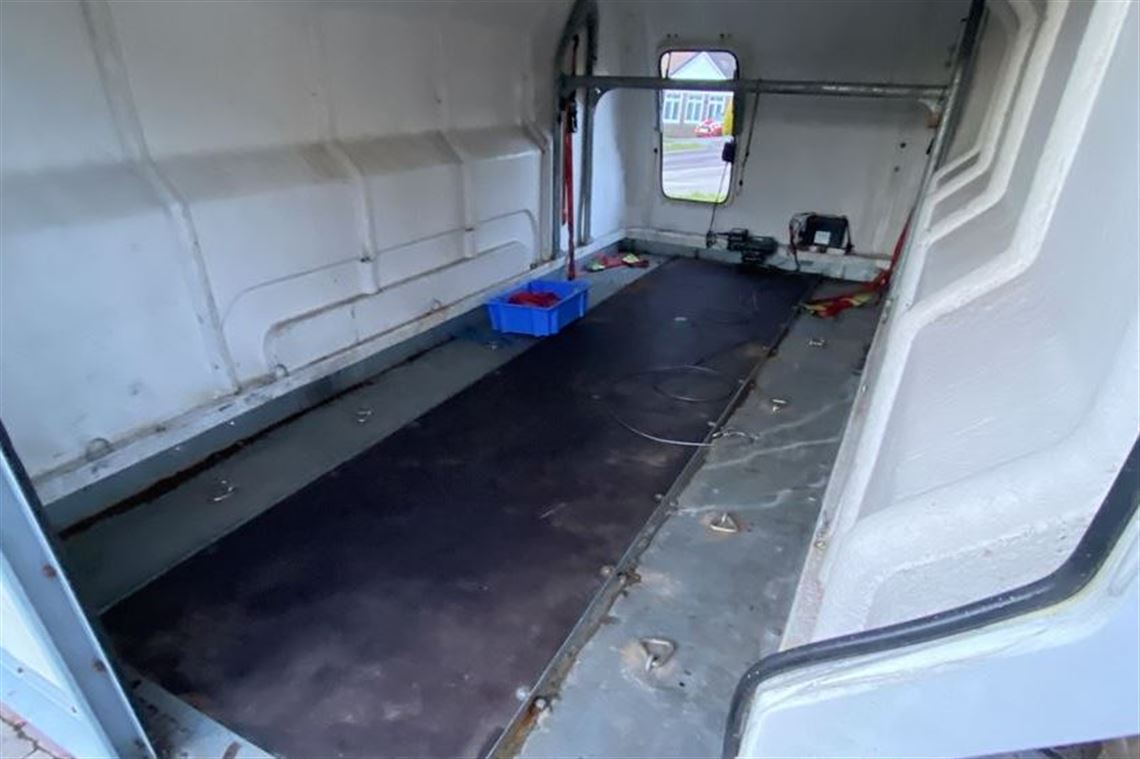 Racecarsdirect.com - Brian James Box trailer