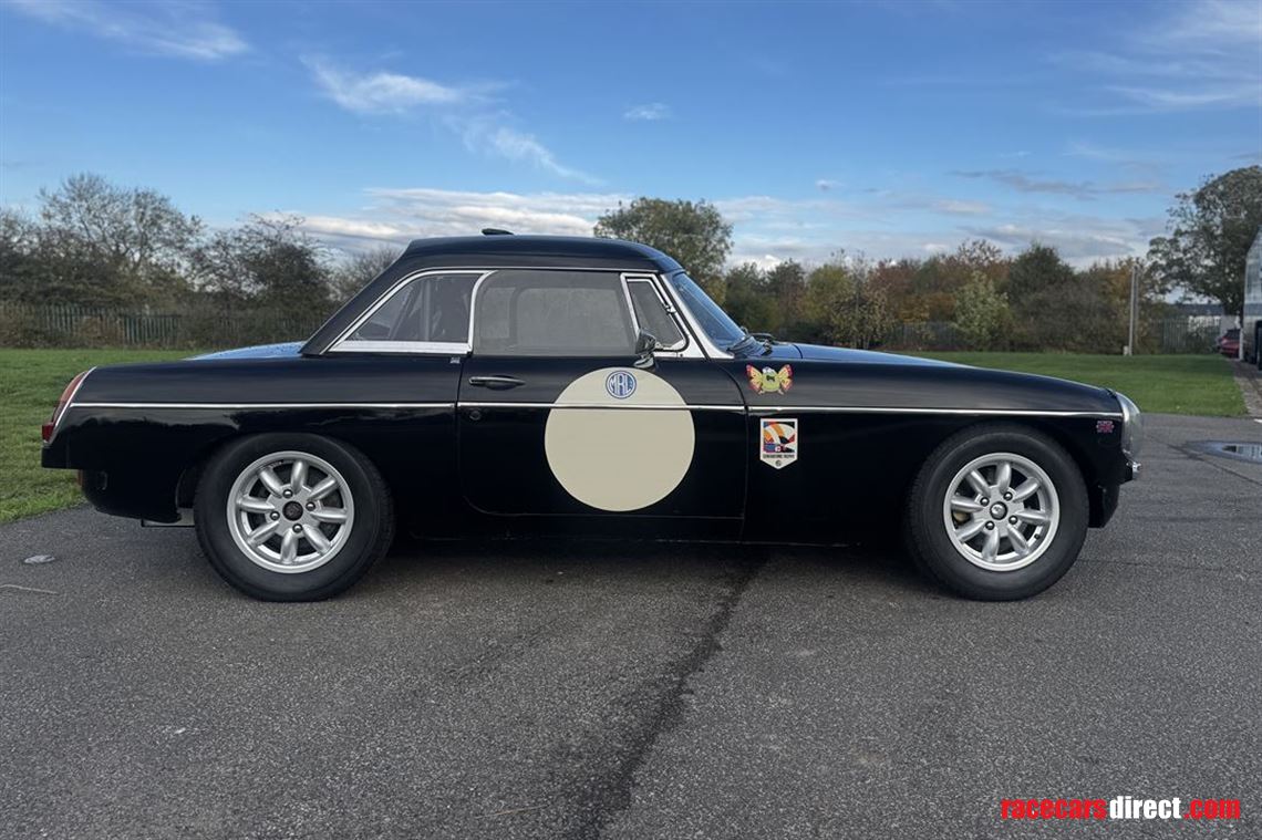 Racecarsdirect.com - MGB Roadster 1965 (Works Press Car)