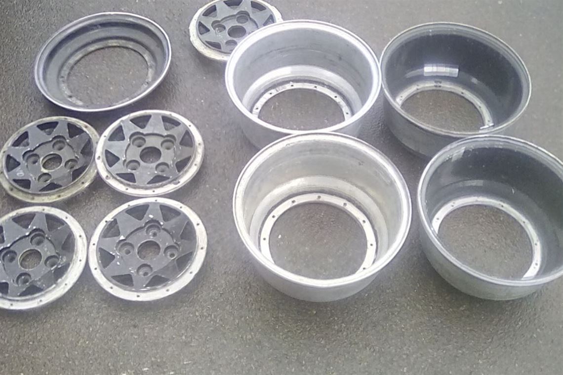 Racecarsdirect.com - Formula Renault 8v madin wheels